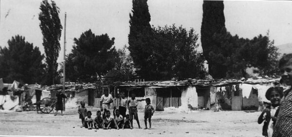 22 σπάνιες φωτογραφίες από την εγκατάσταση των προσφύγων του 1922 στην ...